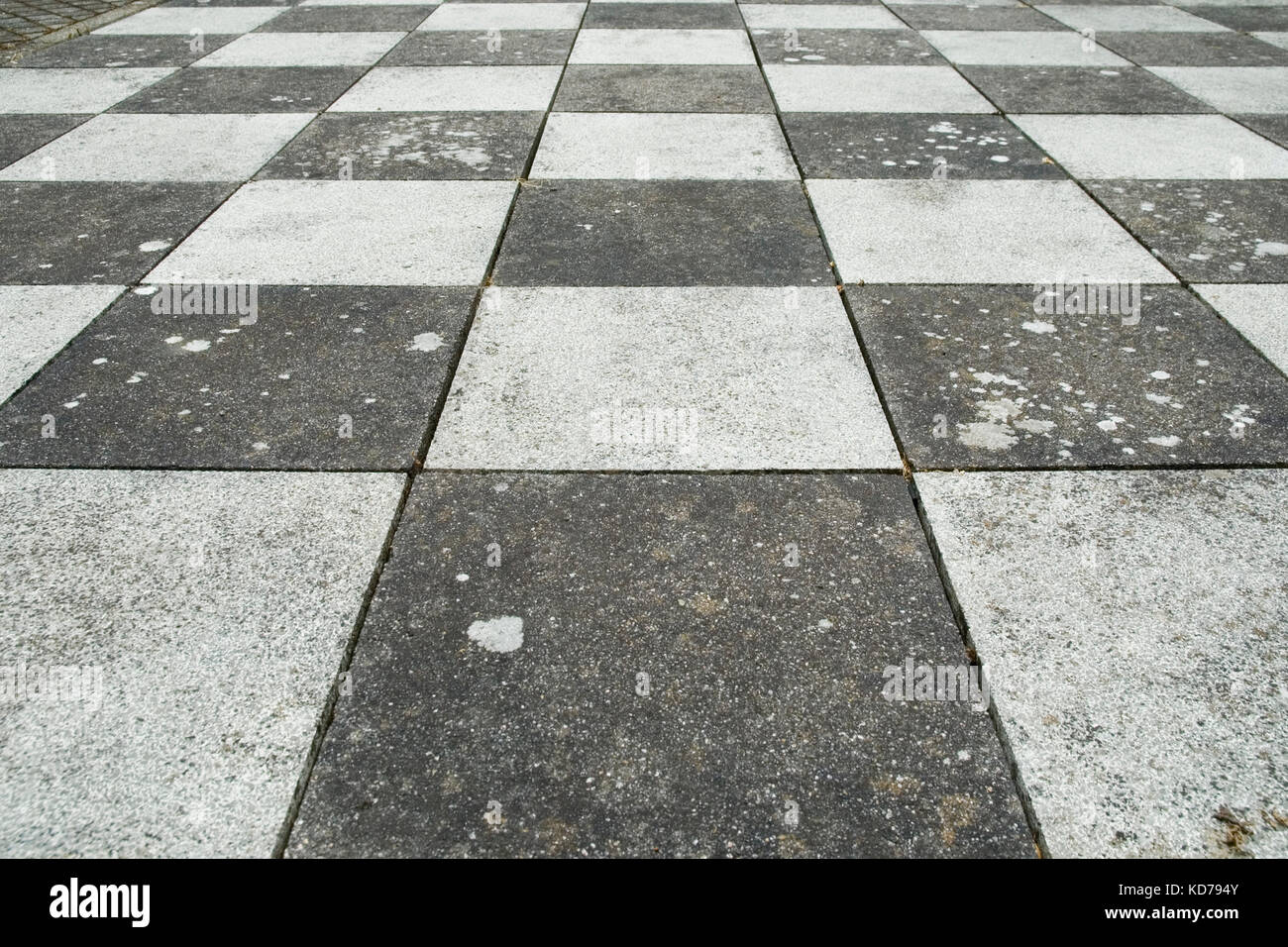 Outdoor chess board hi-res stock photography and images - Alamy
