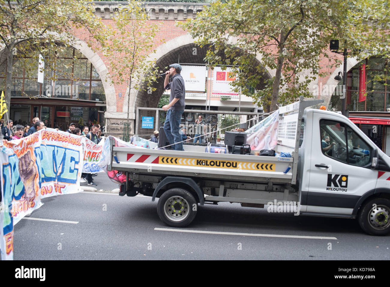 Demonstration in Paris of the civil service, Strike and public ...
