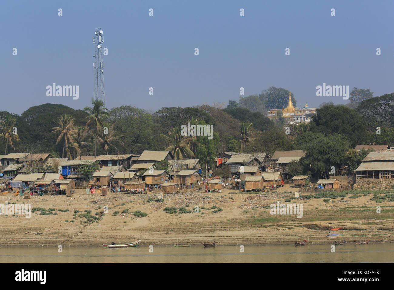 Phone poles hi-res stock photography and images - Alamy