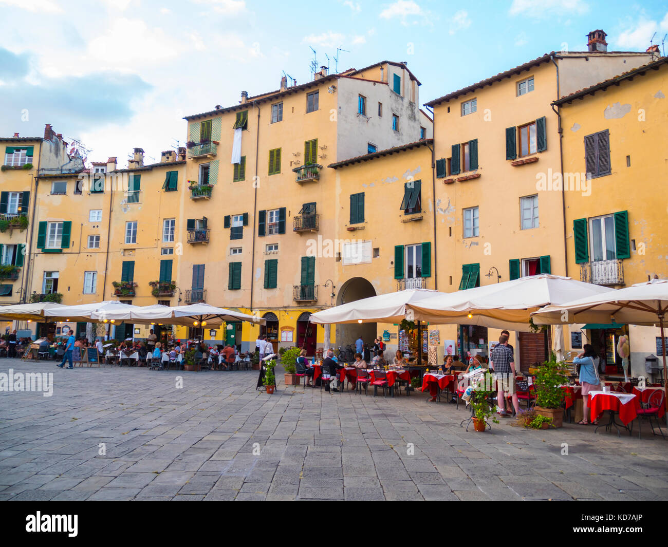 Famous amphitheater Square in the Tuscan city of Lucca Stock Photo - Alamy