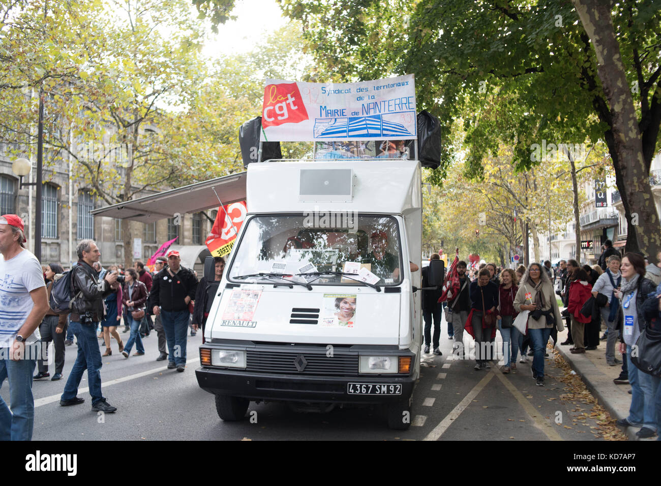 Demonstration in Paris of the civil service, Strike and public ...