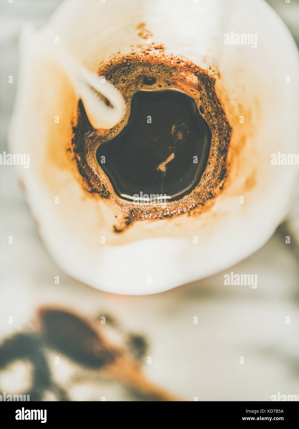 Top view of coffee brewed in alternative coffee maker Stock Photo - Alamy