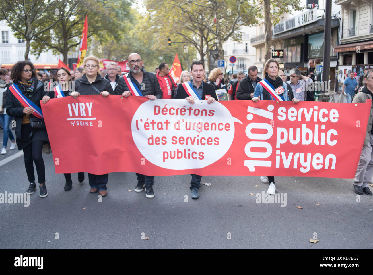 Demonstration in Paris of the civil service, Strike and public ...