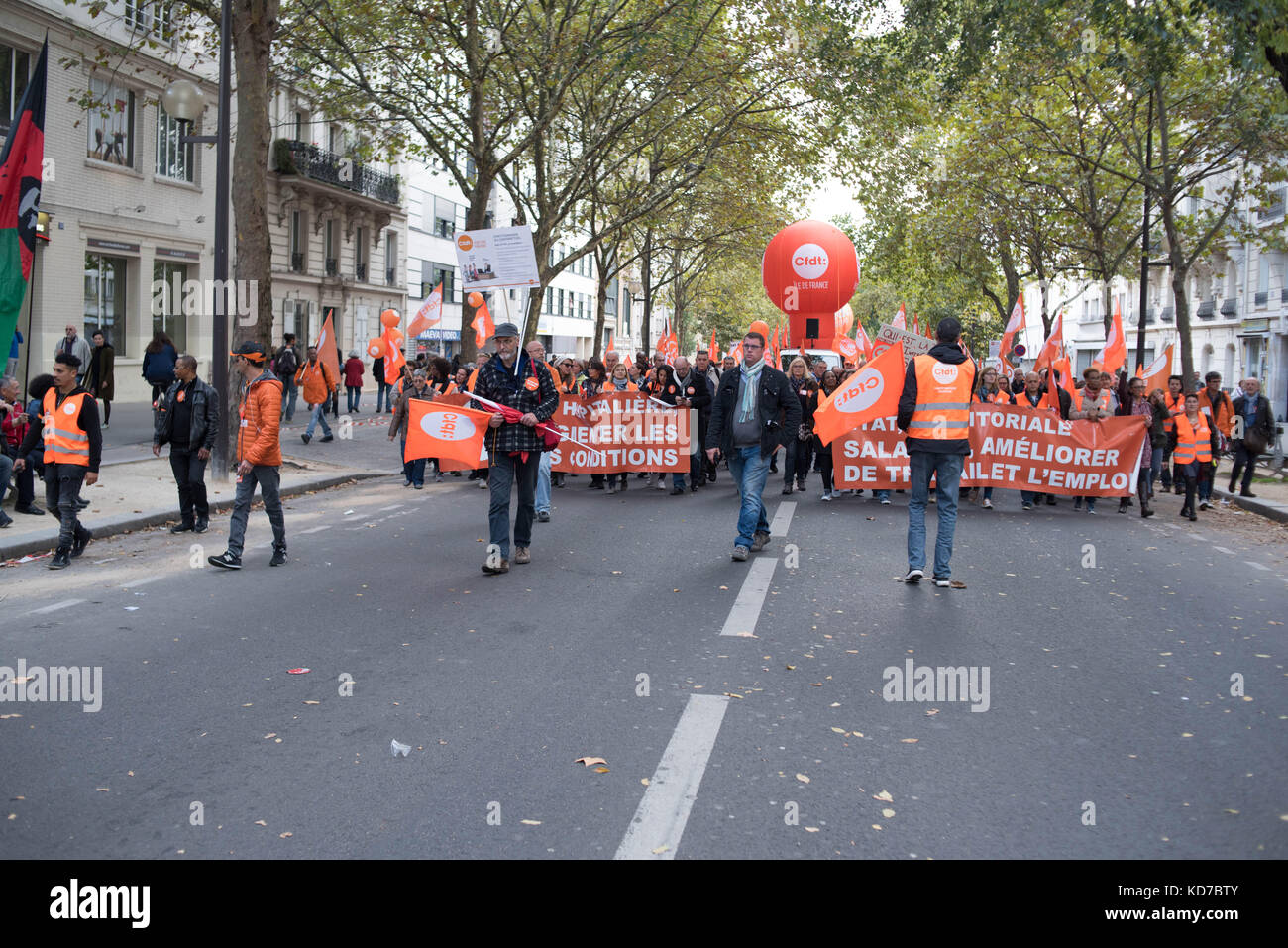 Demonstration in Paris of the civil service, Strike and public ...