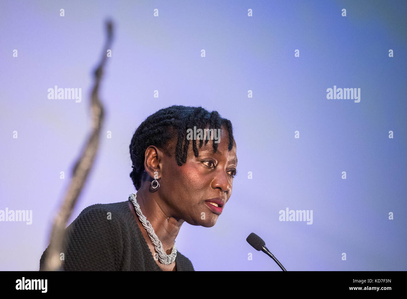 Cologne, Germany. 10th Oct, 2017. Auma Obama receives the International ...