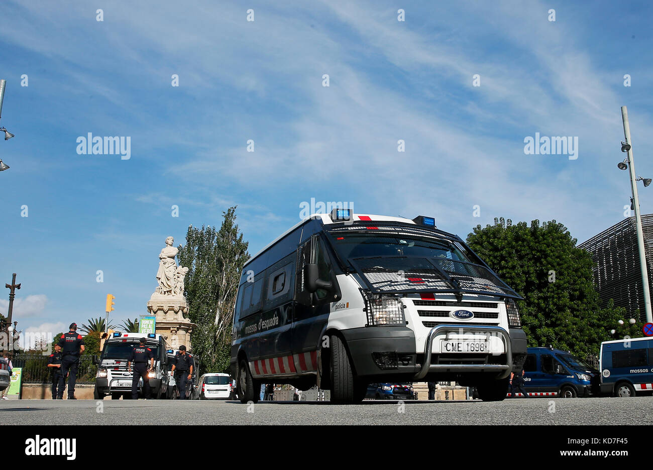 Mossos de squadra hi-res stock photography and images - Alamy