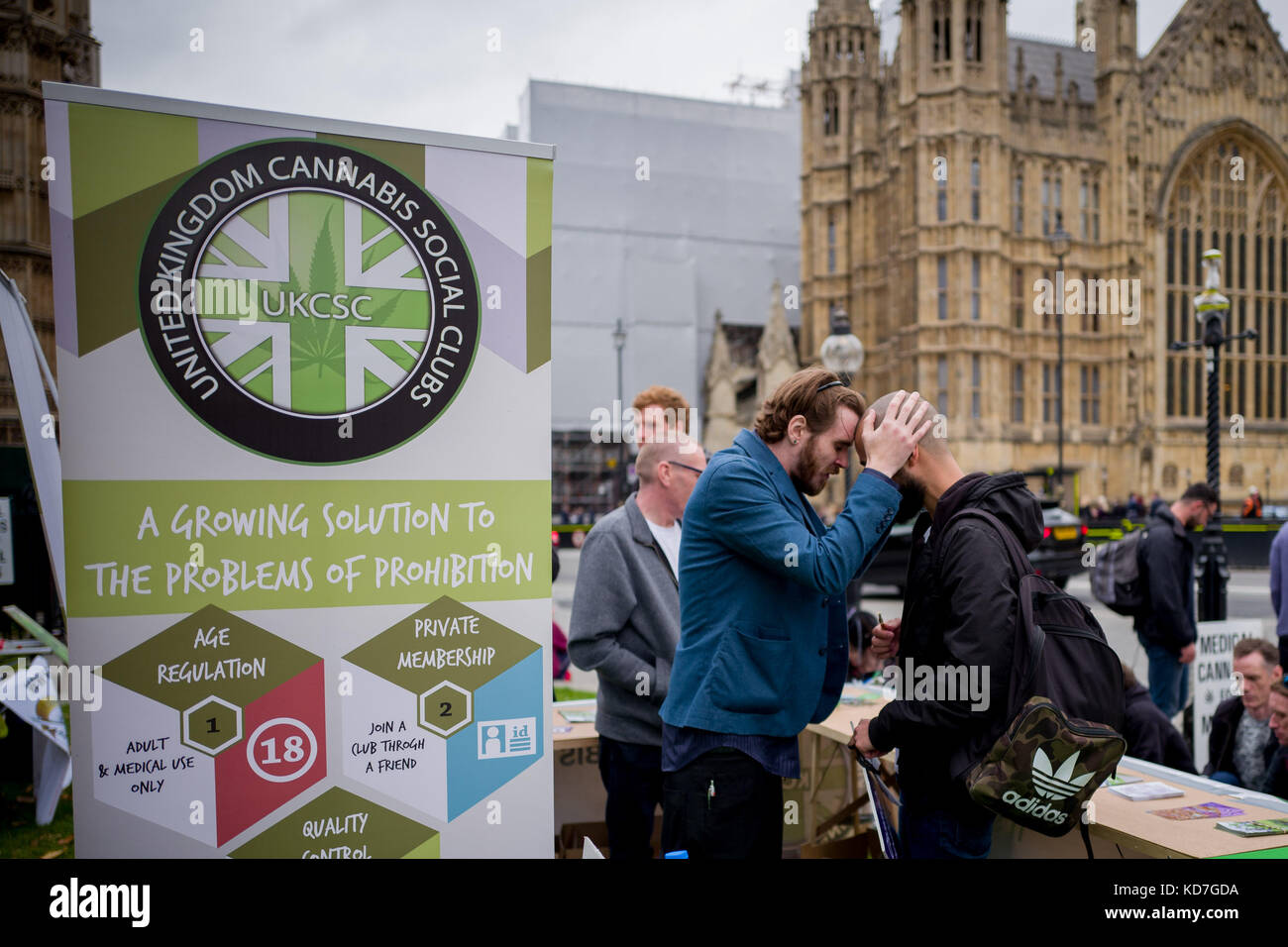 London, UK. 10th October 2017. Hundreds of activists smoked joints at ...
