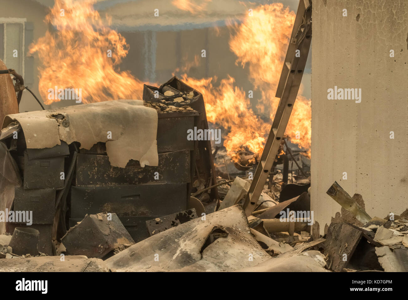 Sonoma County, California, USA. 09th Oct, 2017. Wildfire burning across ...