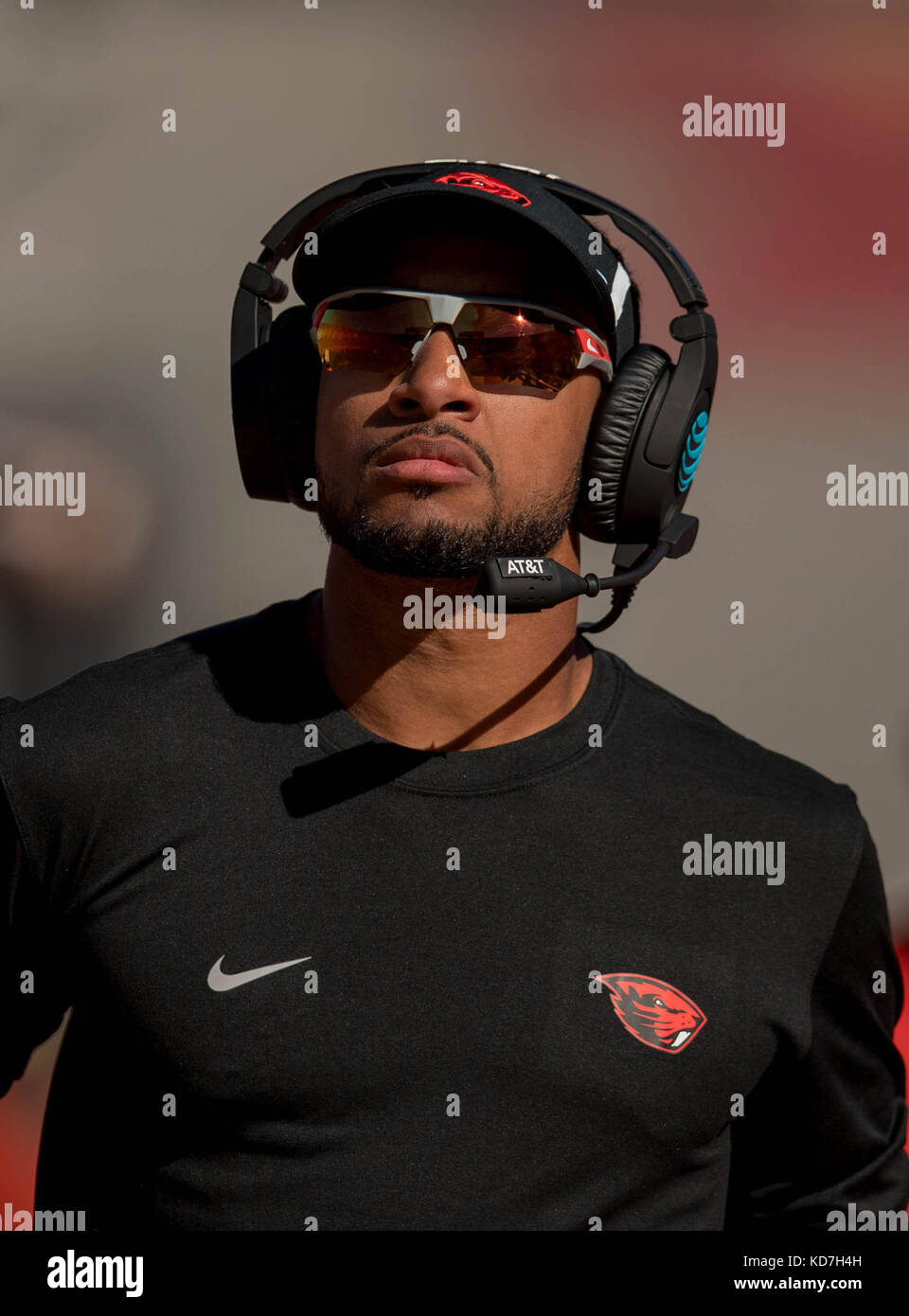 Los Angeles, CA, USA. 07th Oct, 2017. Oregon State cornerback coach ...