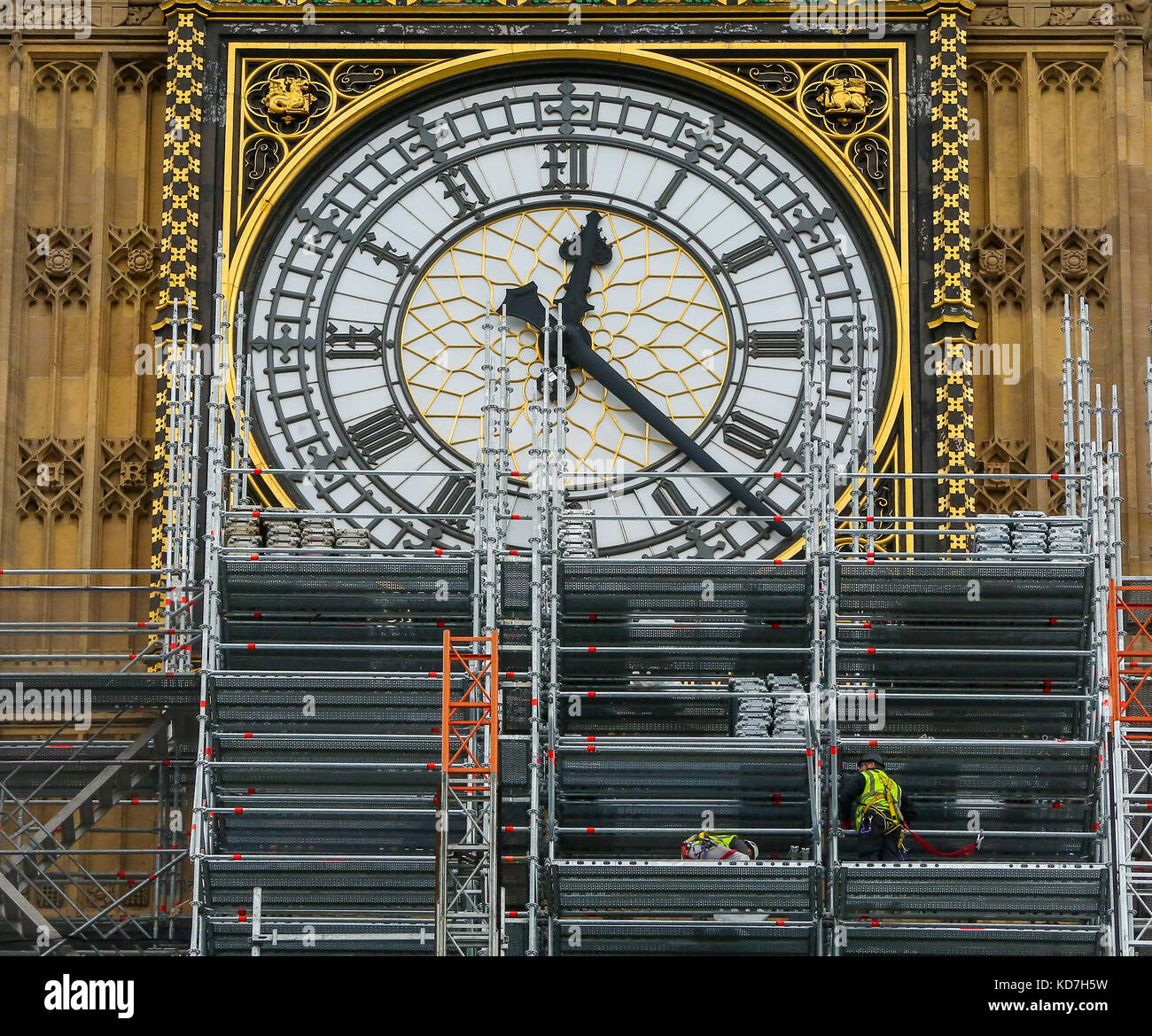 Big ben construction workers hi-res stock photography and images - Alamy