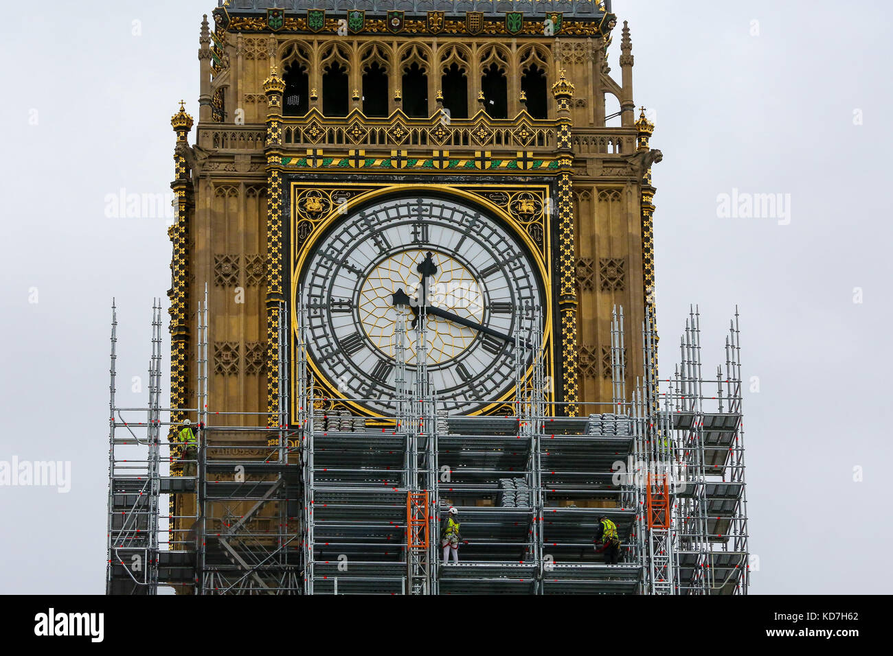 Big ben construction workers hi-res stock photography and images - Alamy