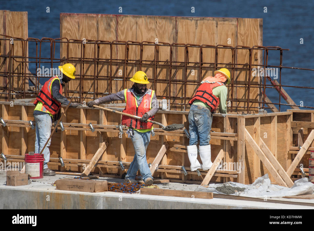 Uses for bridges hi-res stock photography and images - Alamy