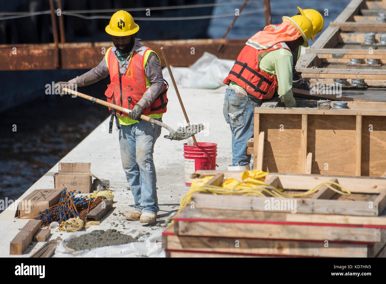 Uses for bridges hi-res stock photography and images - Alamy