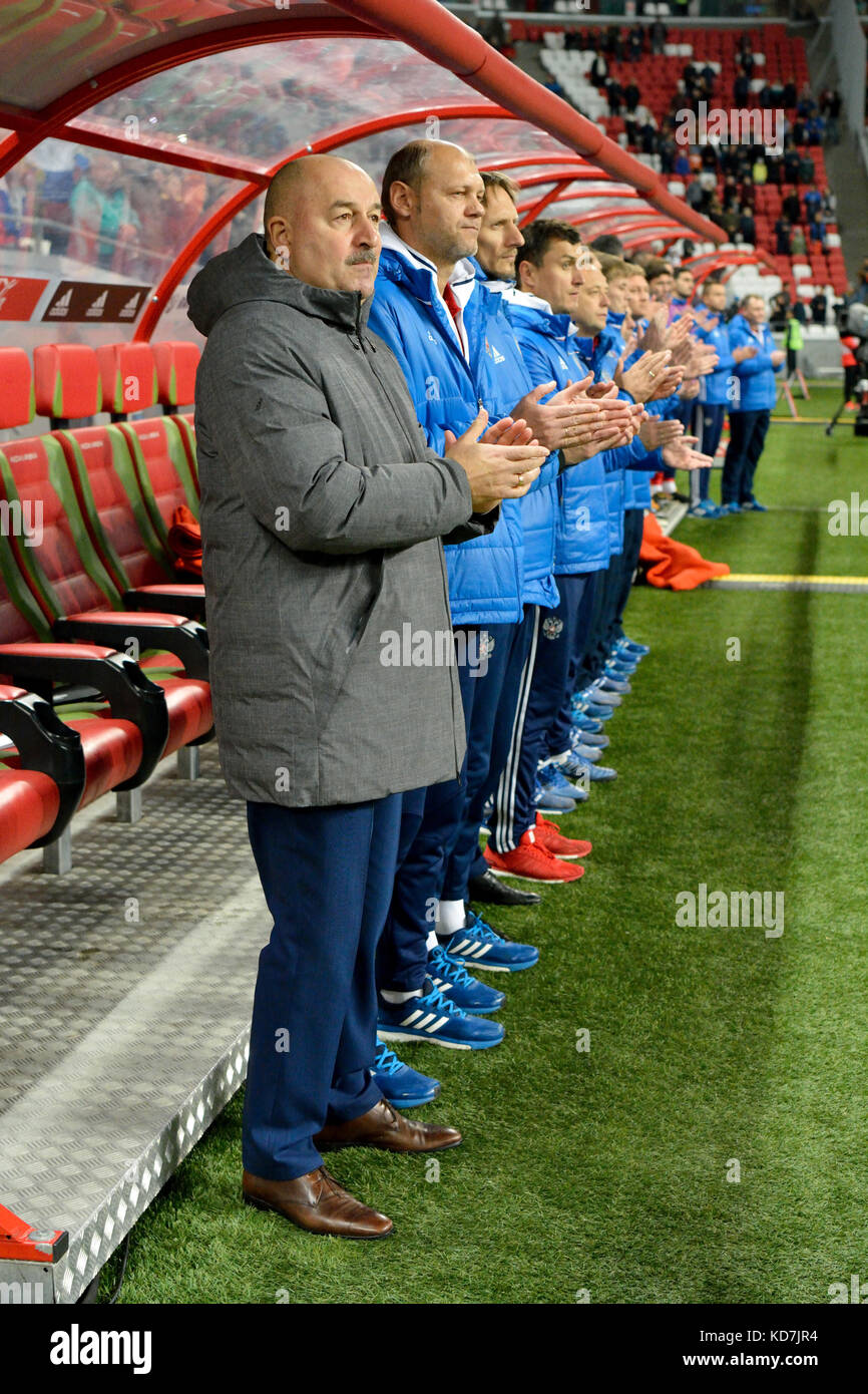 Kazan, Russia. 10th Oct, 2017. Russian national football team coach ...