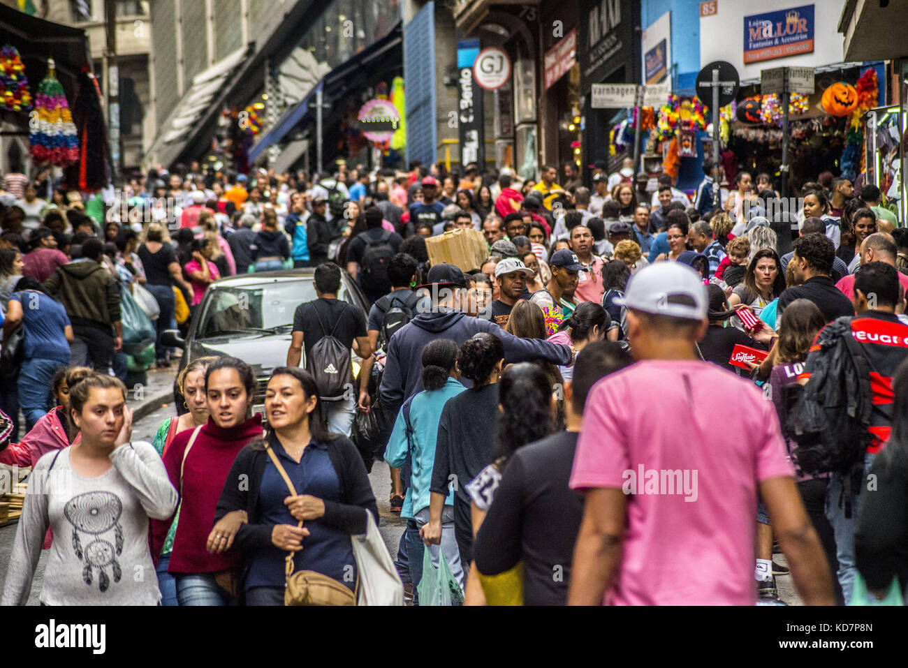 Consumer movement hi-res stock photography and images - Alamy