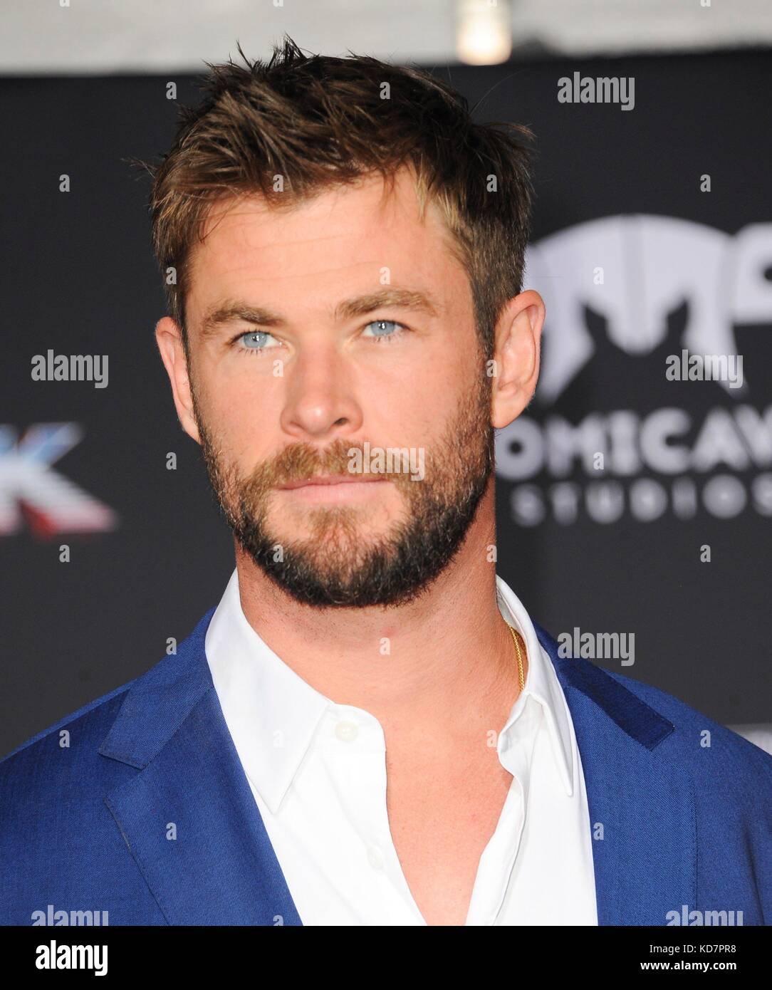 Chris hemsworth thor ragnarok premiere hi-res stock photography and ...
