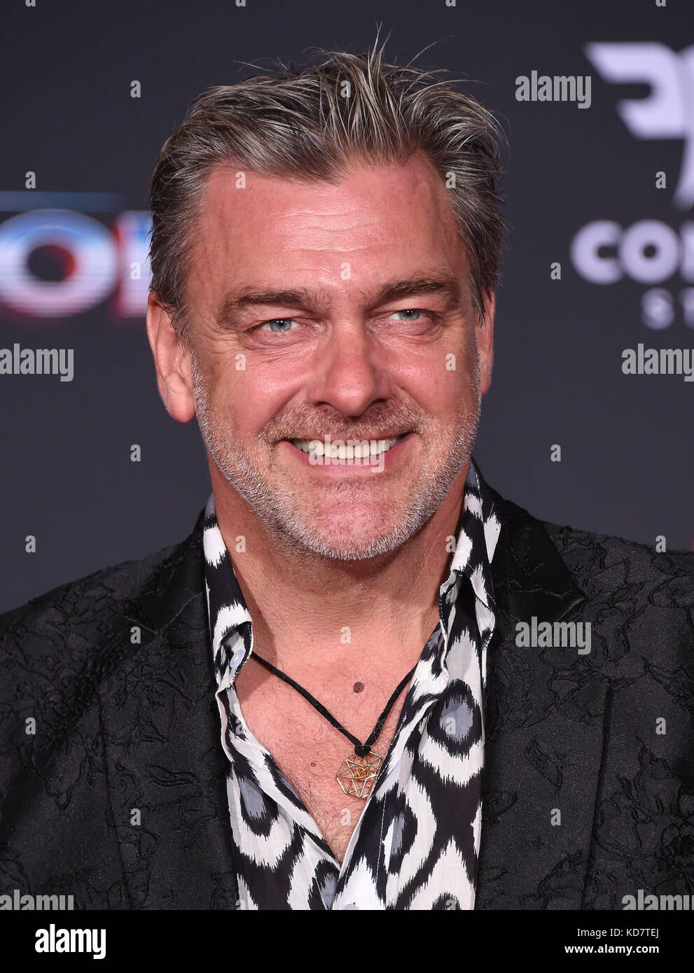 Thor ragnarok hi-res stock photography and images - Alamy