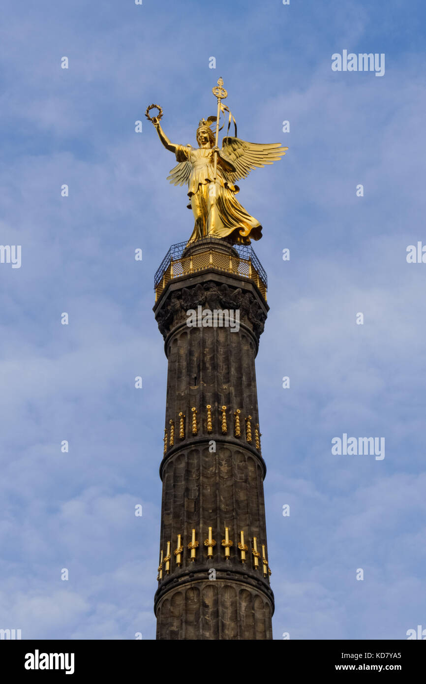 Statue berlin victoria hi-res stock photography and images - Alamy