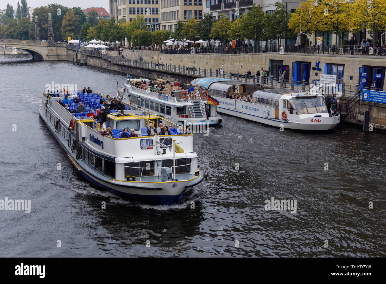 Cruise boats on the River Spree in Berlin, Germany Stock Photo - Alamy