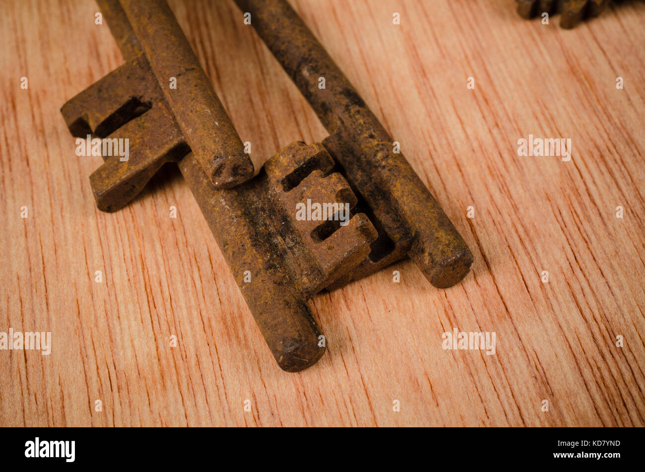 Bunch of vintage oxidized keys with a strong patina Stock Photo - Alamy