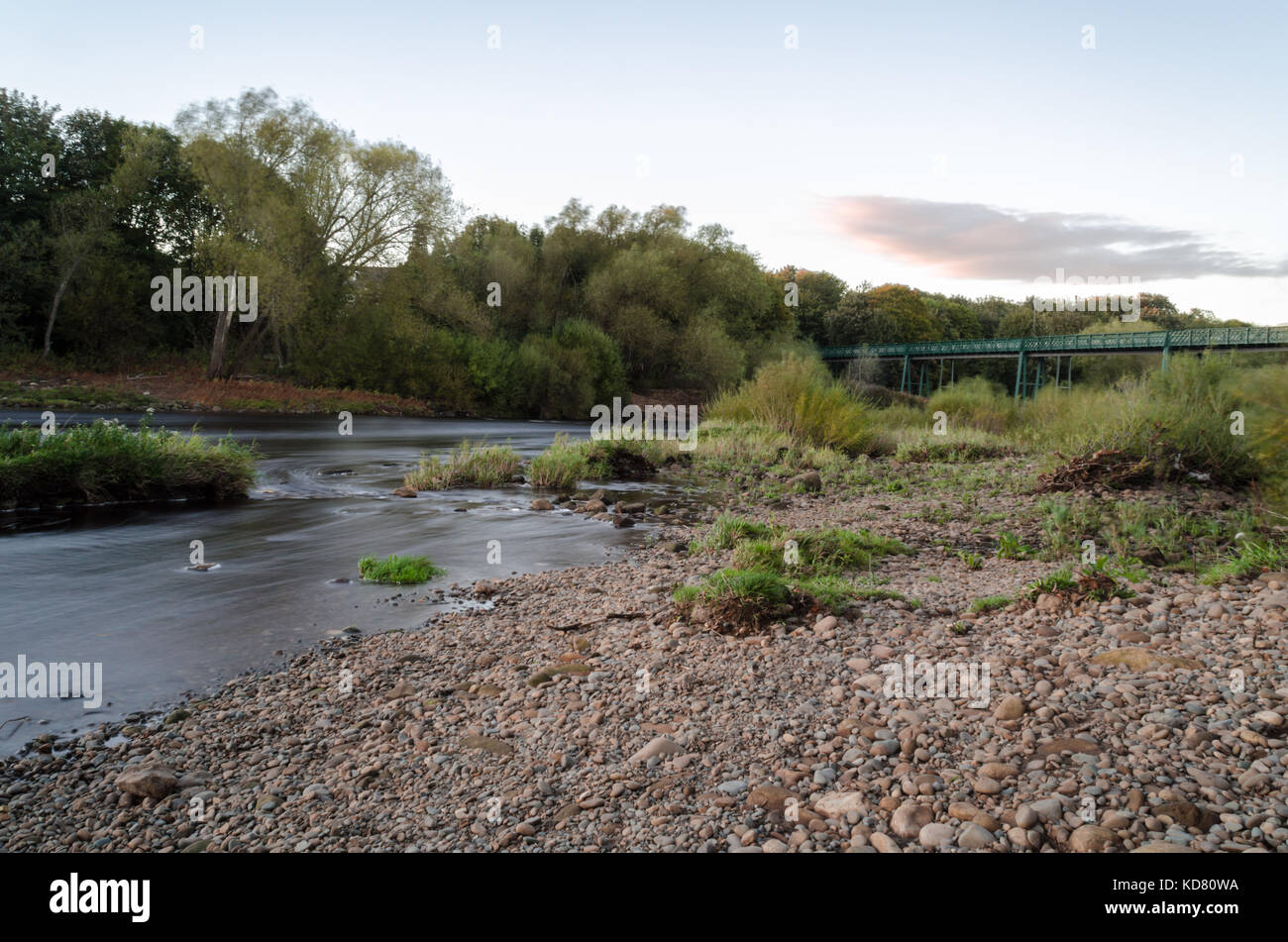 Riverside country park hi-res stock photography and images - Alamy