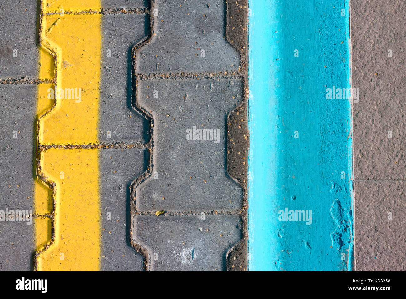 Asphalt road texture yellow stripe hi-res stock photography and images ...
