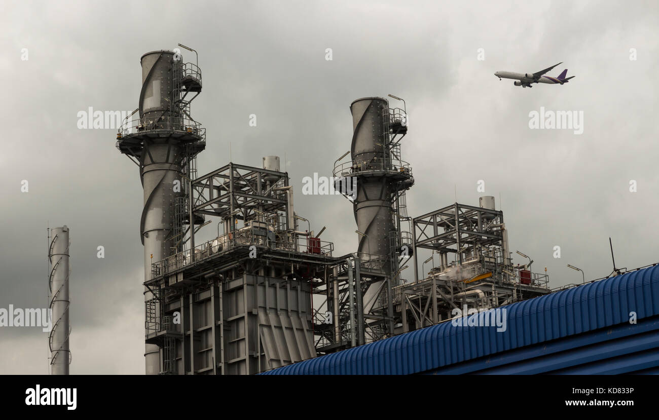 Airplane gas station hi-res stock photography and images - Alamy