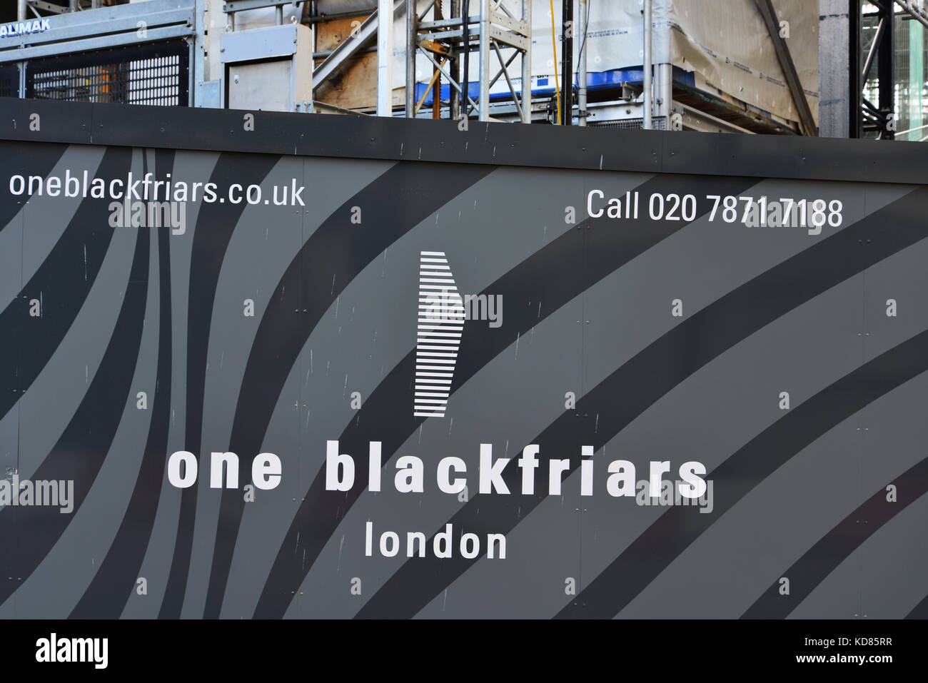 Luxury development hoarding london hi-res stock photography and images ...