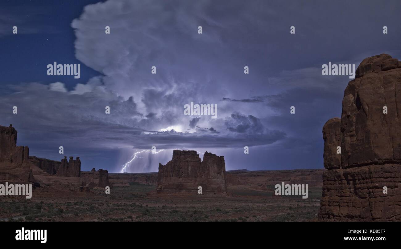 Thunder in desert Stock Photo - Alamy