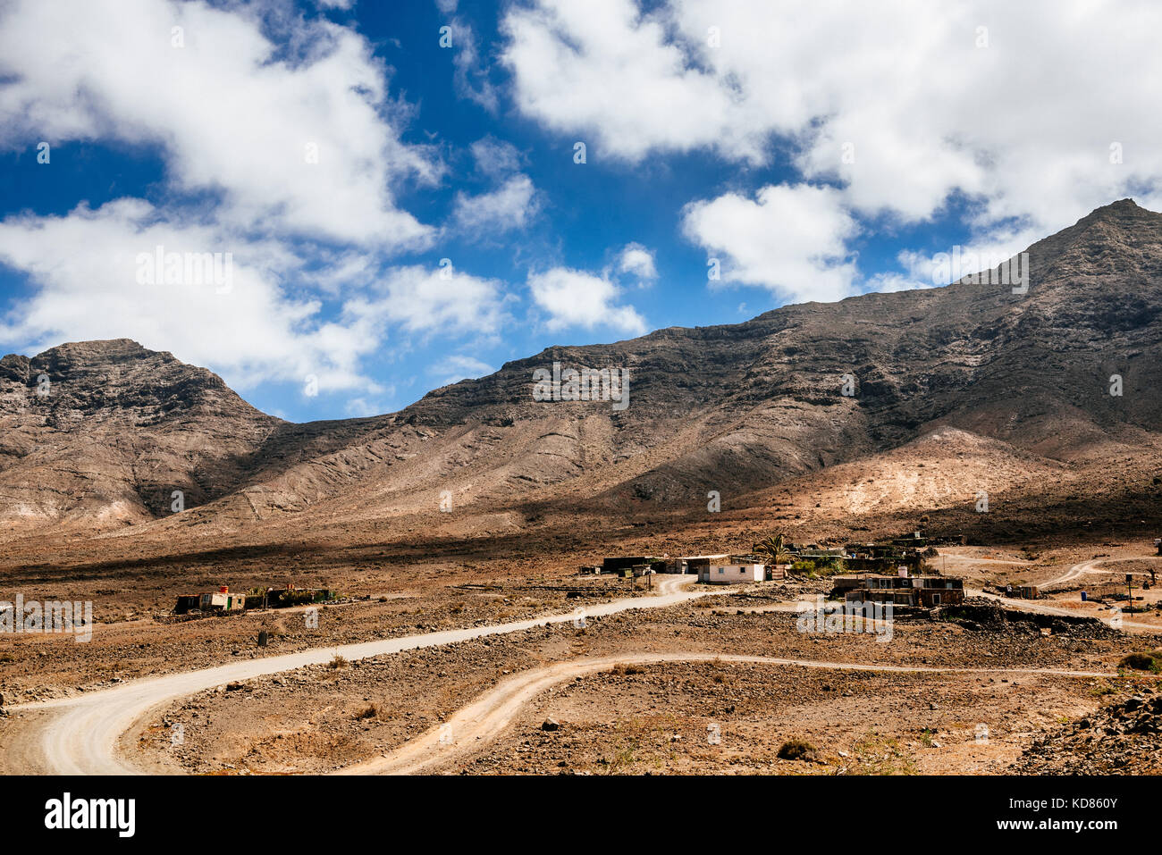 Winding road toward the mountains, Cofete, Fuerteventura, Canary ...