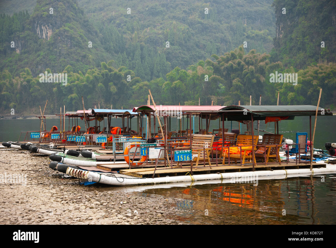 Bamboo Raft in Winter, Li River, Guilin, China - The Li River or ...