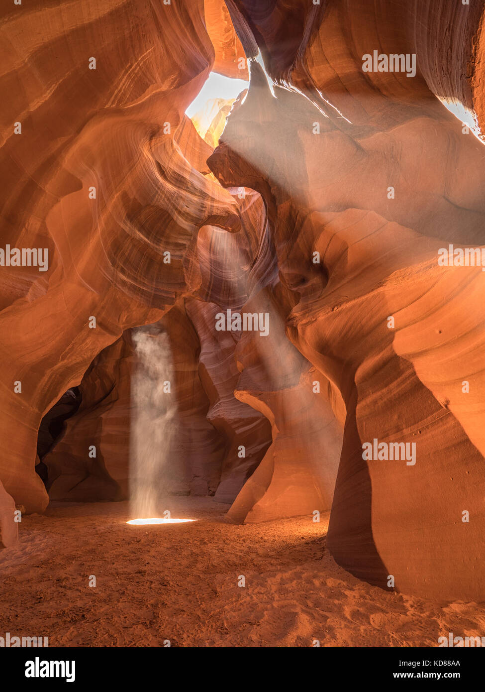 Light beams in Antelope Canyon, Arizona, United States Stock Photo - Alamy