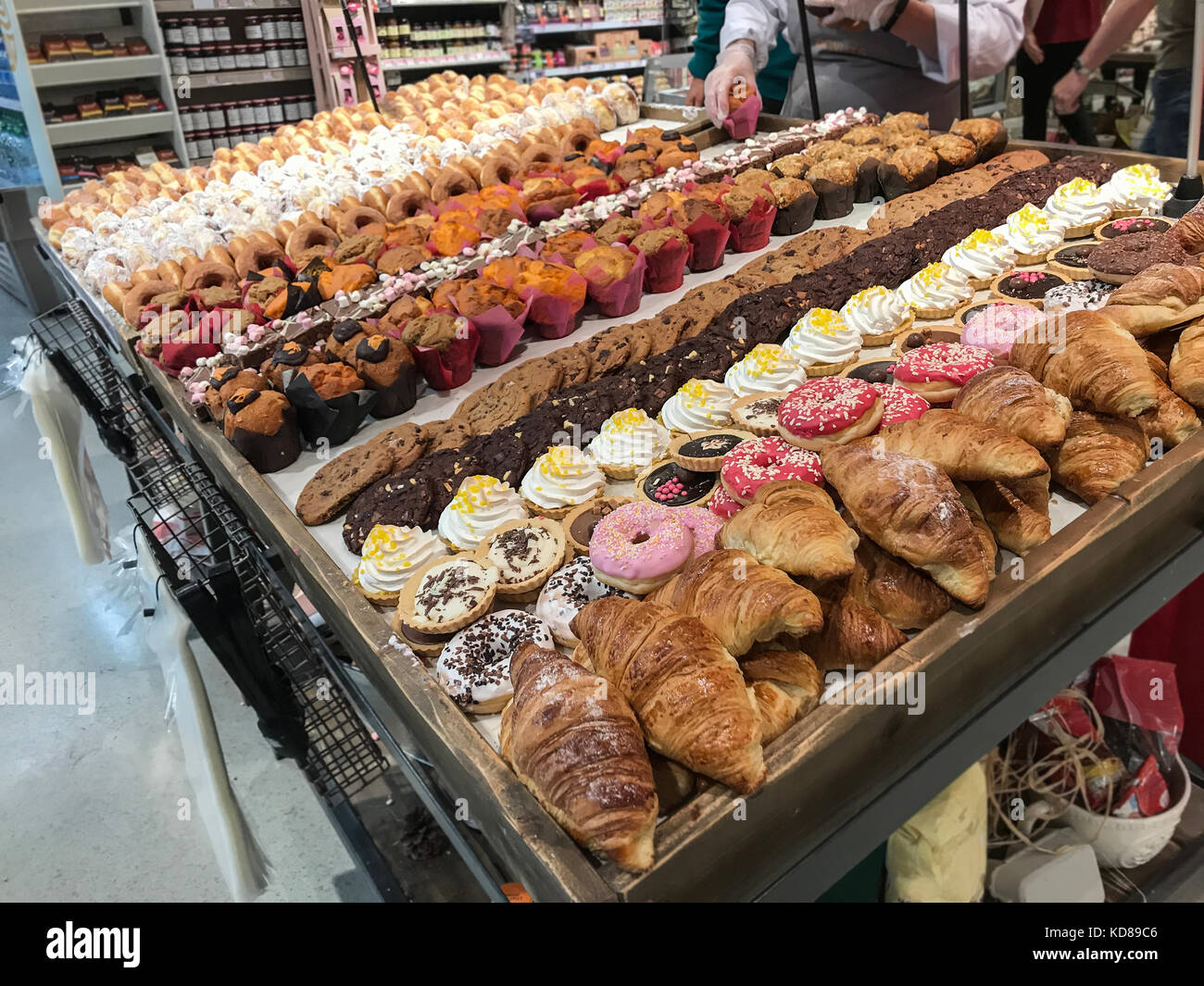 Bakery section hi-res stock photography and images - Alamy