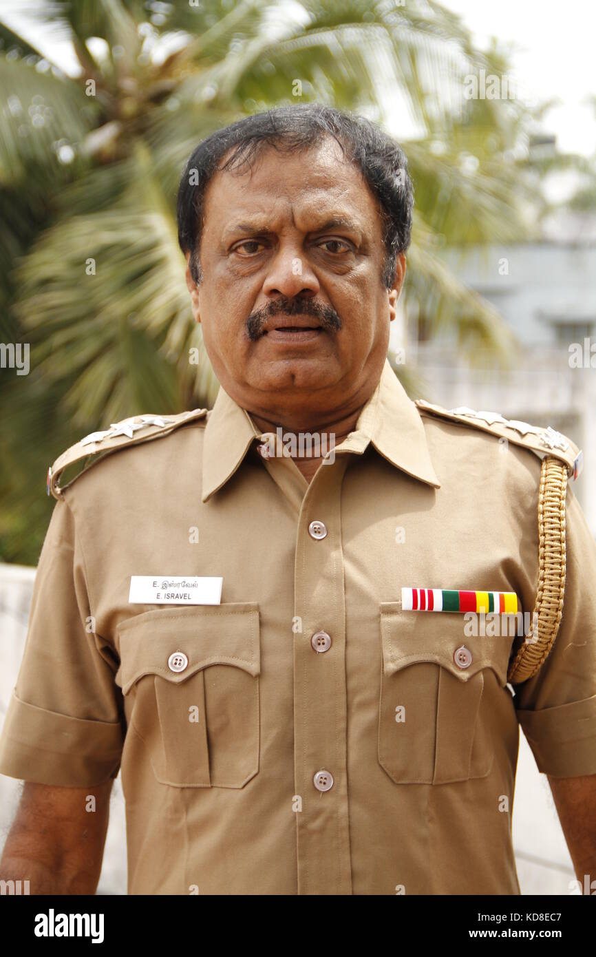 Portrait of a police officer Stock Photo - Alamy