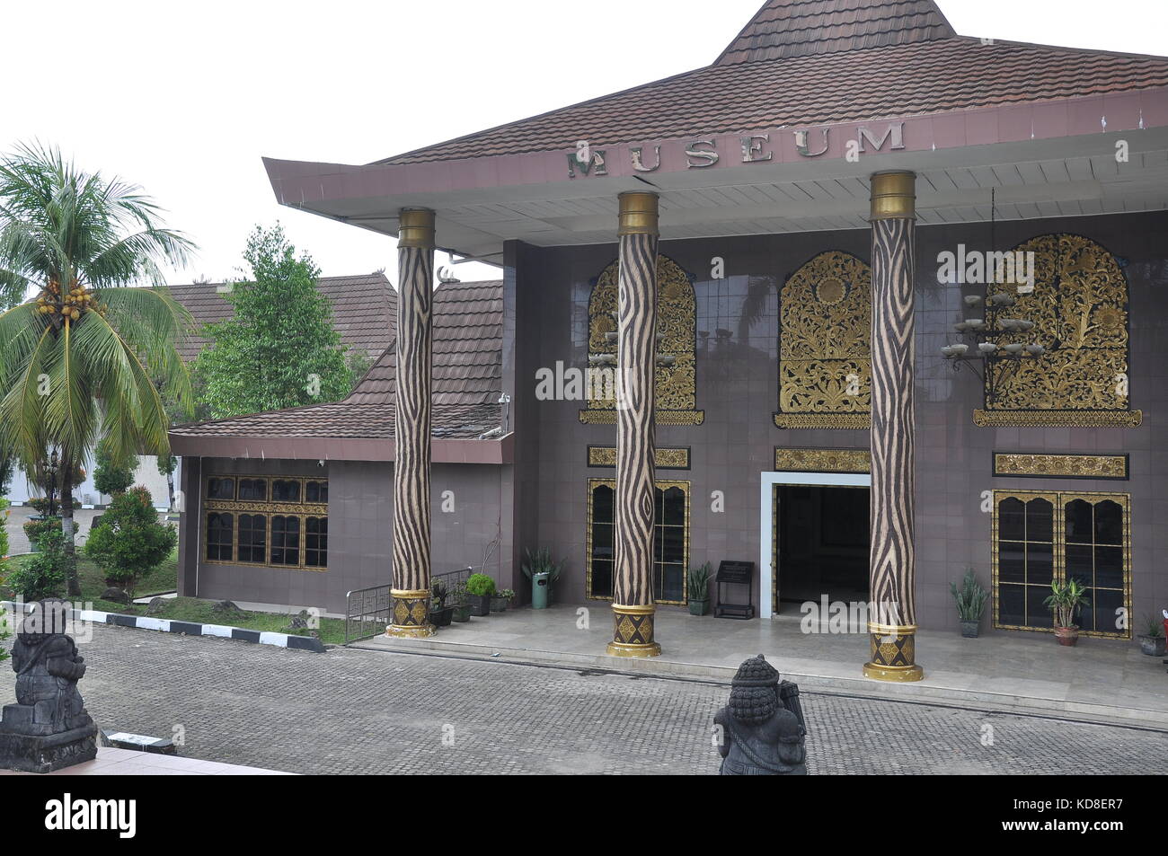 Palembang hi-res stock photography and images - Alamy