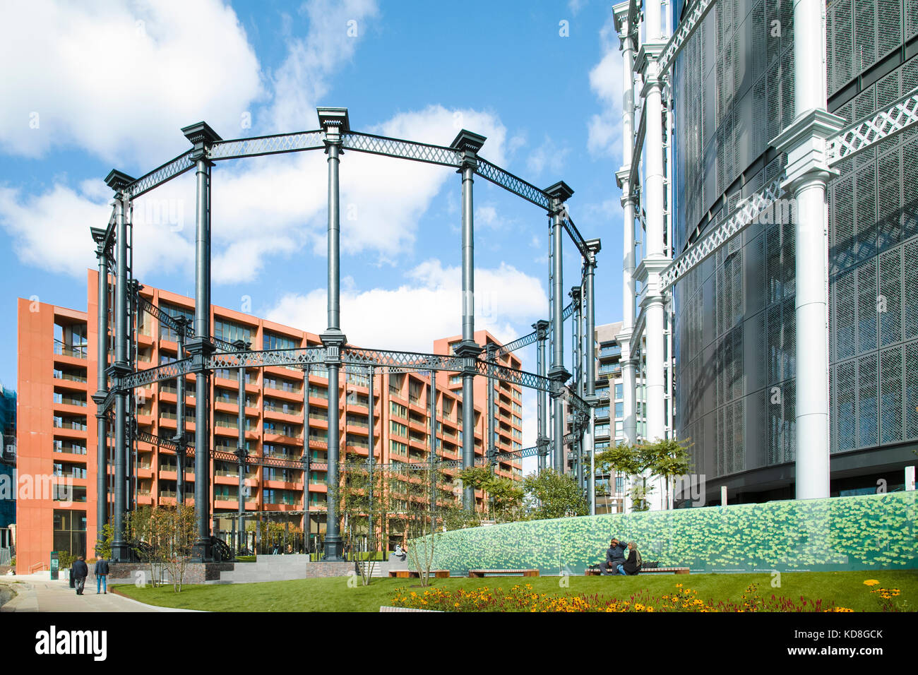 Gasholder Park on the Regent's Canal near Kings Cross in London ...