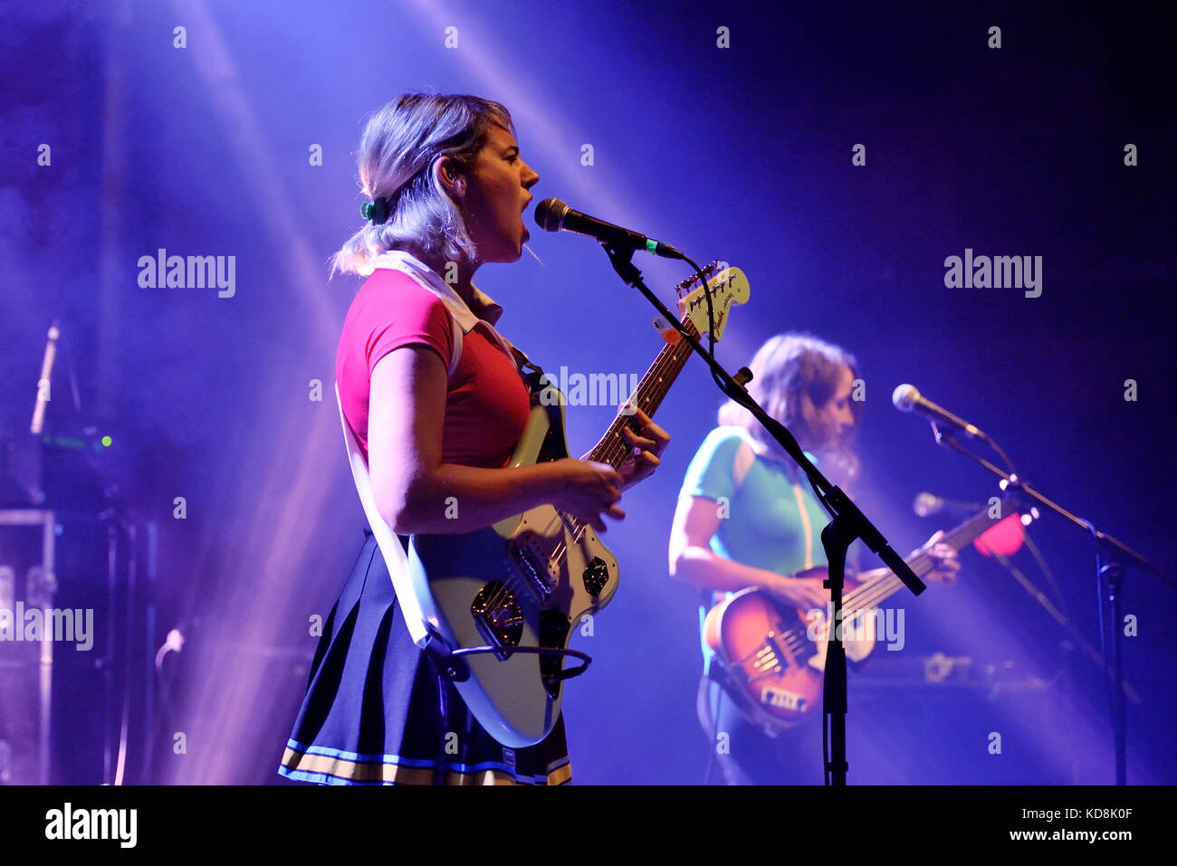 Les girls on stage hi-res stock photography and images - Alamy