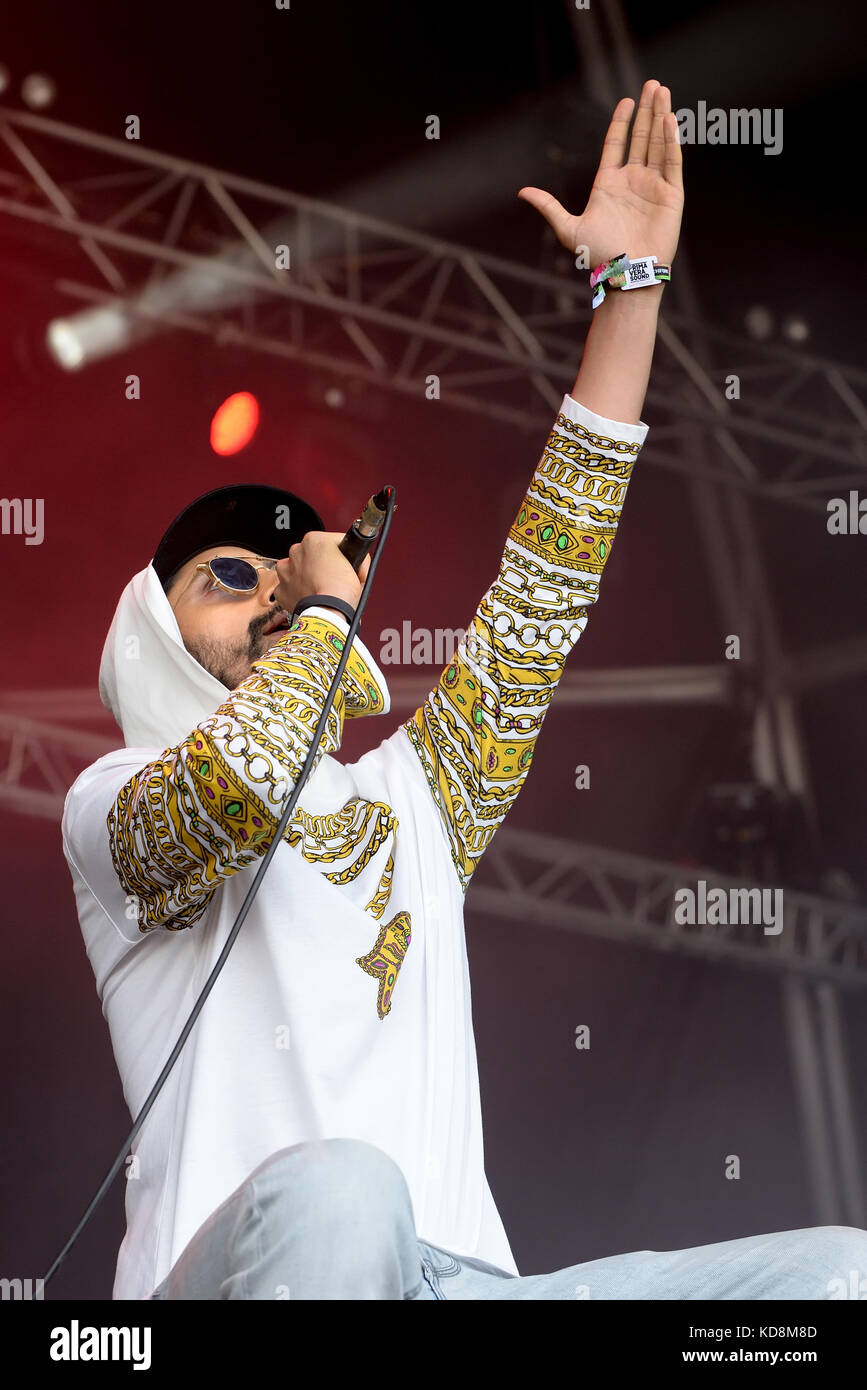 Indian rapper hi-res stock photography and images - Alamy