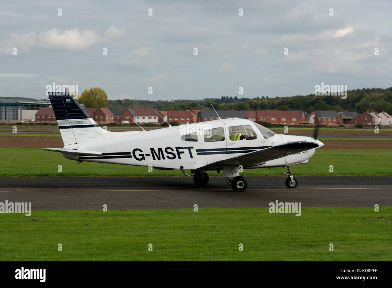 Piper PA28 Cherokee Warrior II at Wellesbourne Airfield, Warwickshire ...