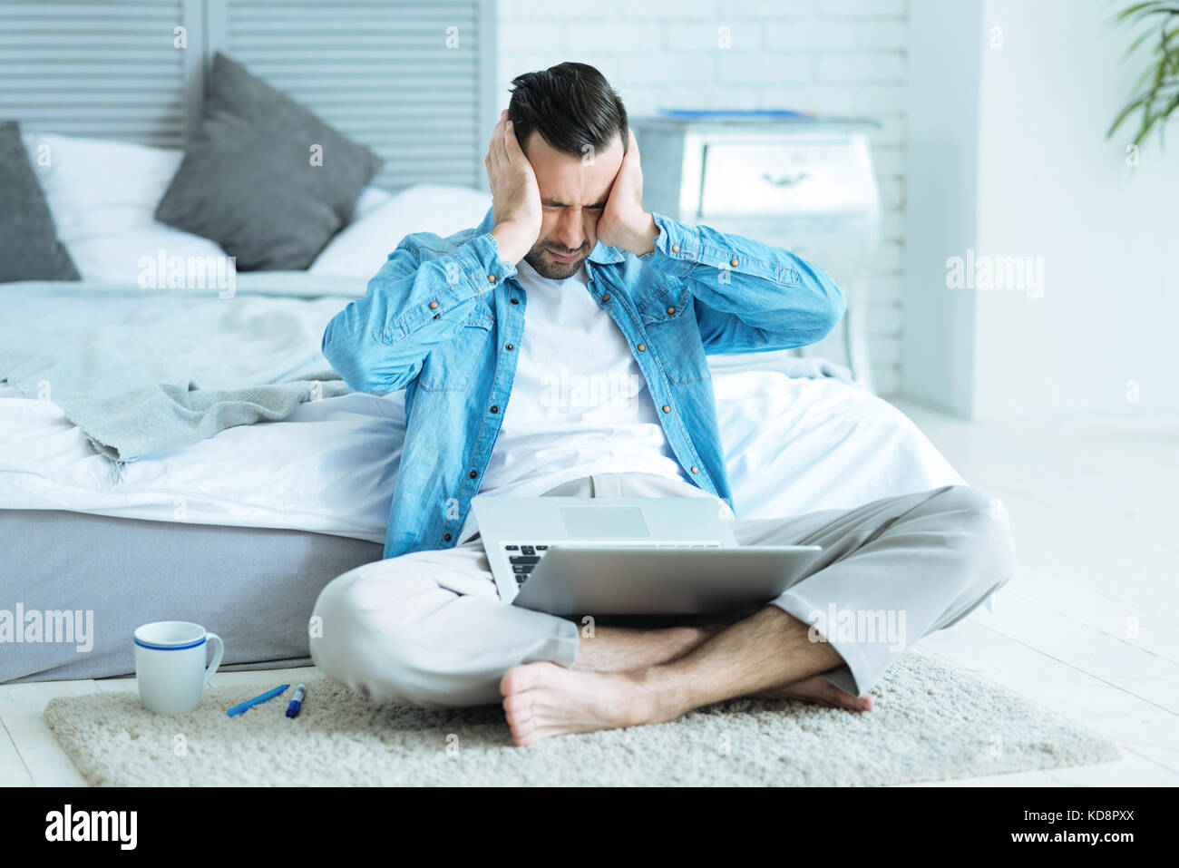 Pressing head hi-res stock photography and images - Alamy