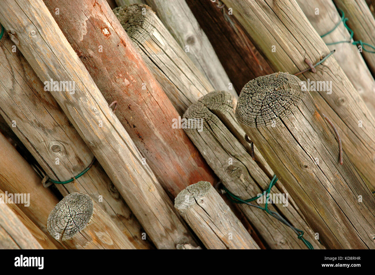 Round Wooden Fence Posts Stock Photos & Round Wooden Fence Posts Stock ...