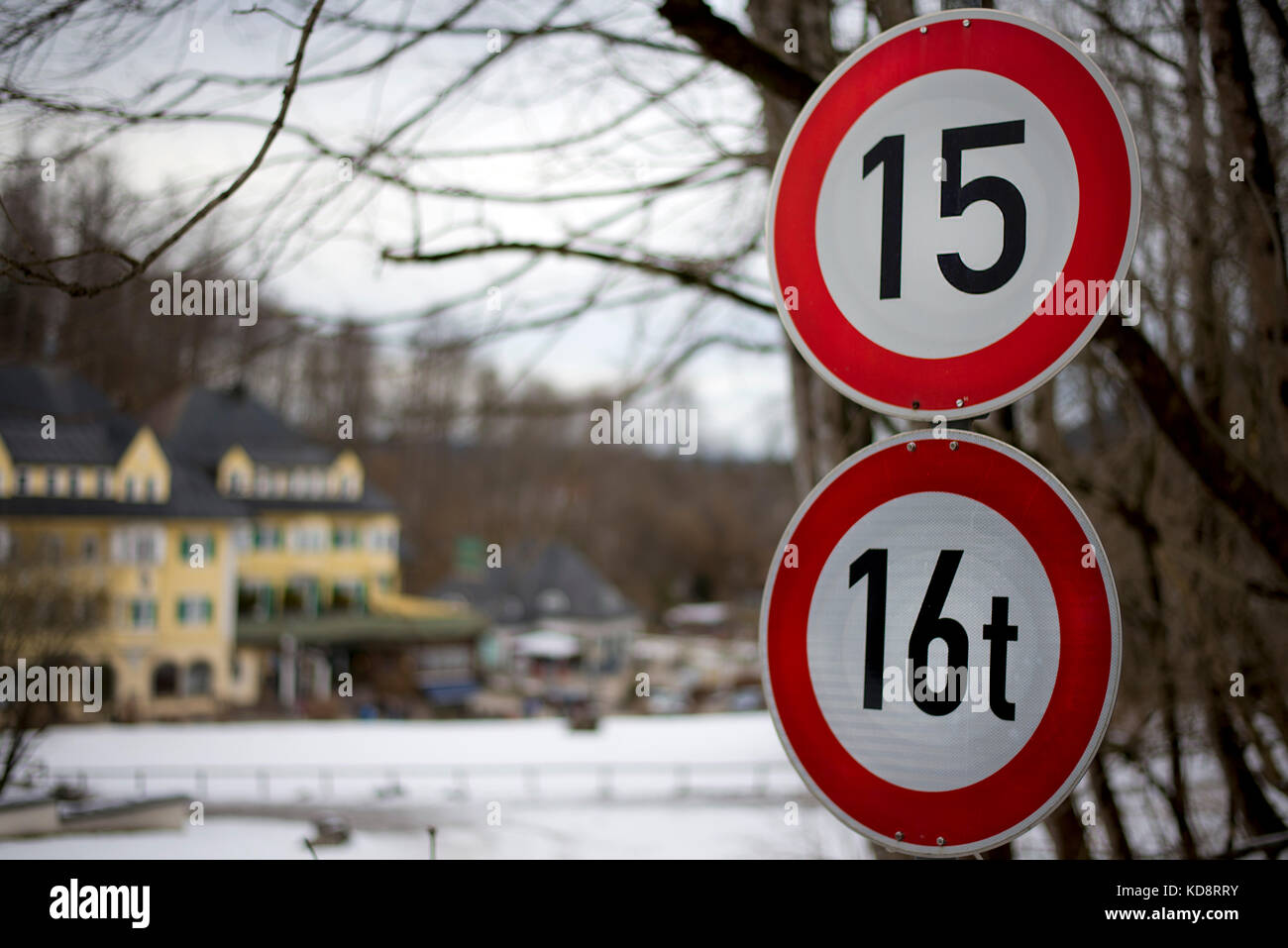 Road sign number hi-res stock photography and images - Alamy