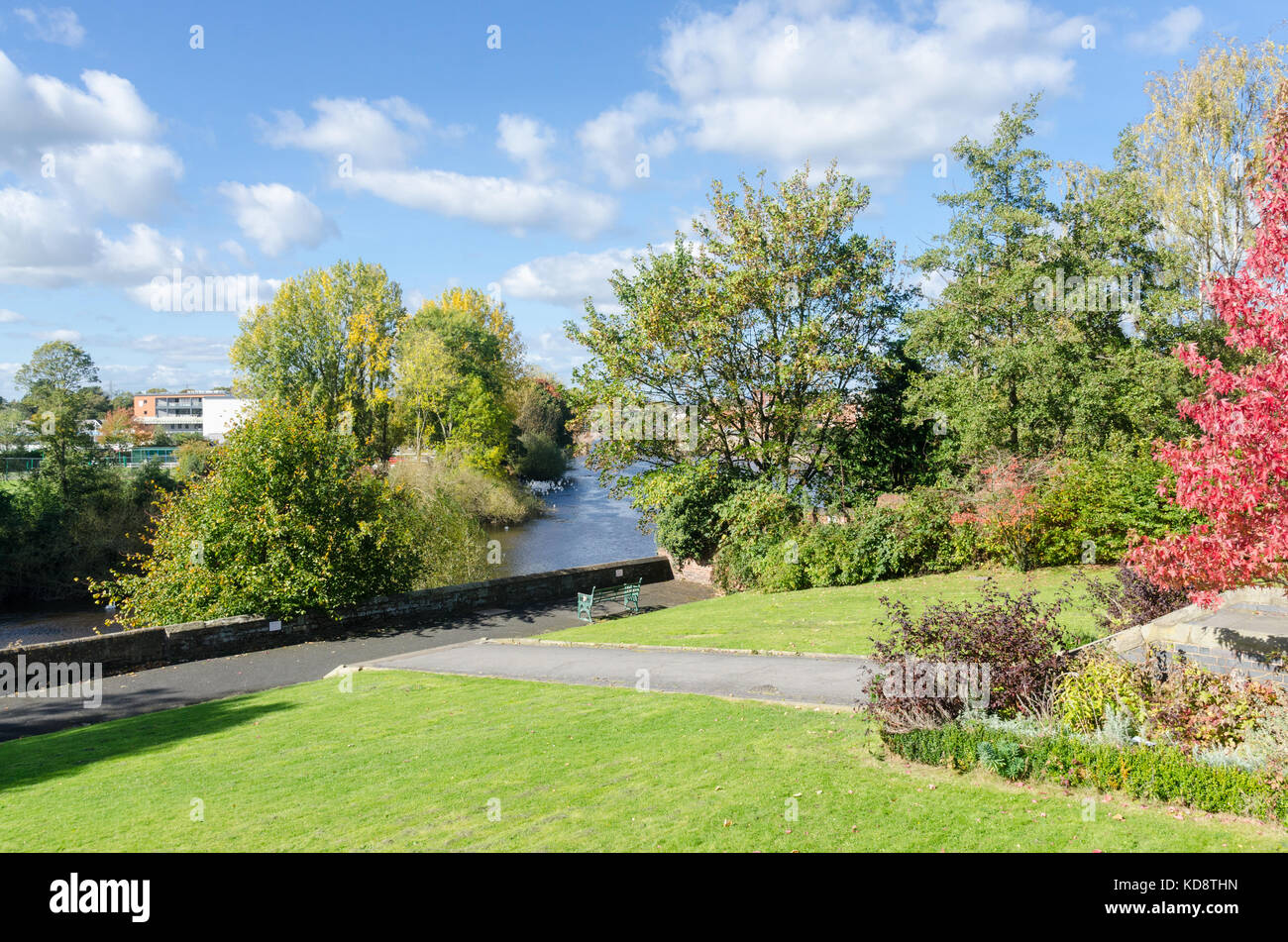 City walk way hi-res stock photography and images - Alamy
