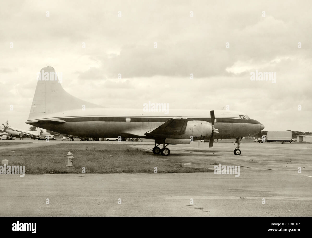 P;d propeller airplane side view Stock Photo - Alamy