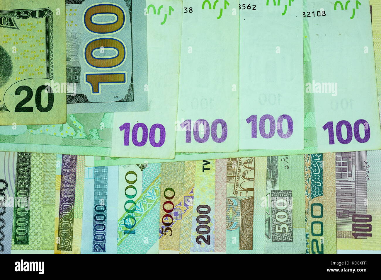 Close up Banknote and Currency Bills and Coins Stock Photo - Alamy