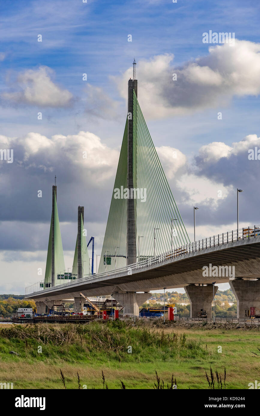 Open opened bridge hi-res stock photography and images - Alamy