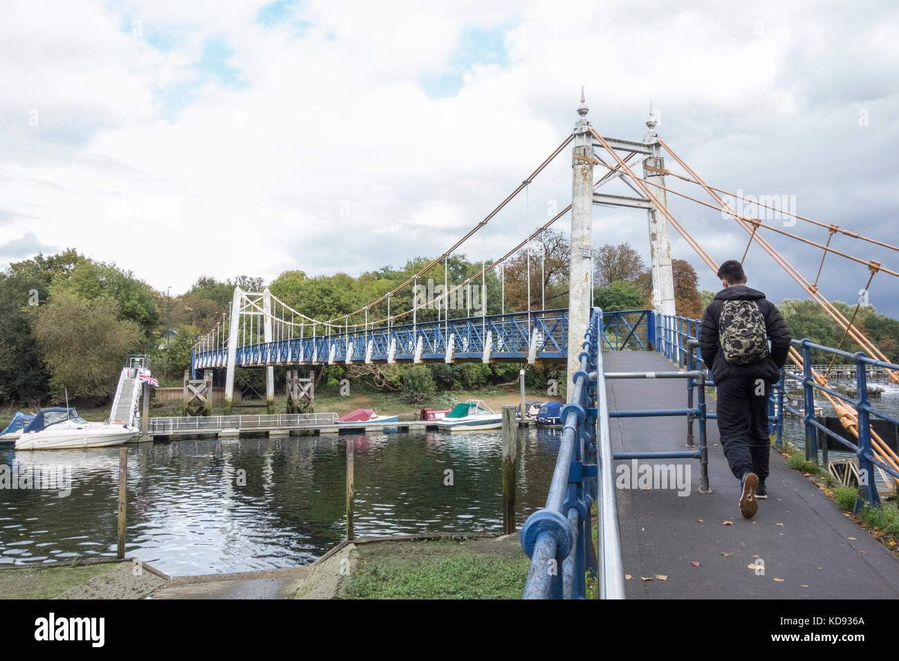Teddington lock bridge hi-res stock photography and images - Alamy