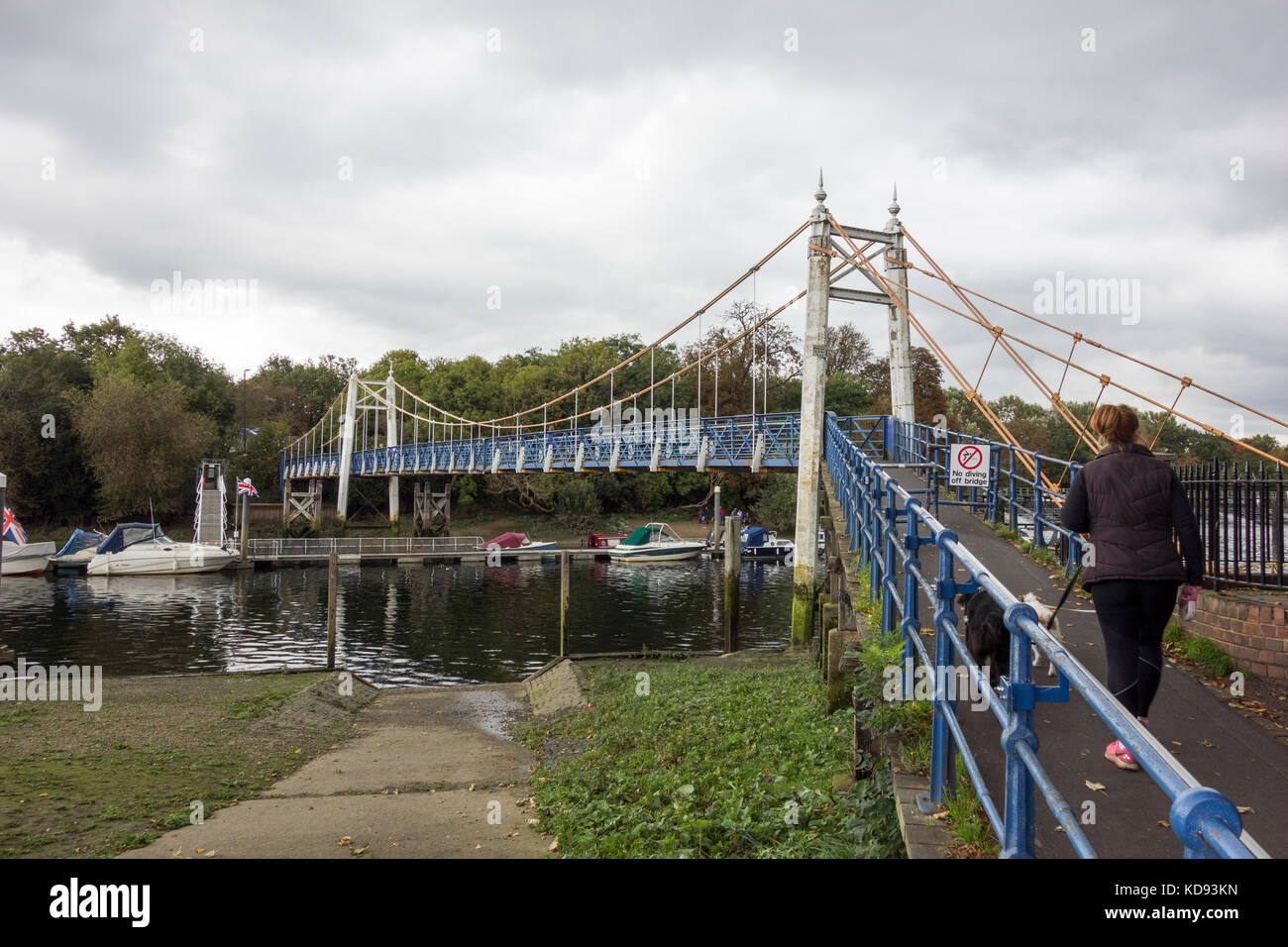 Teddington Lock Footbridge on the River Thames, Teddington, England, UK ...