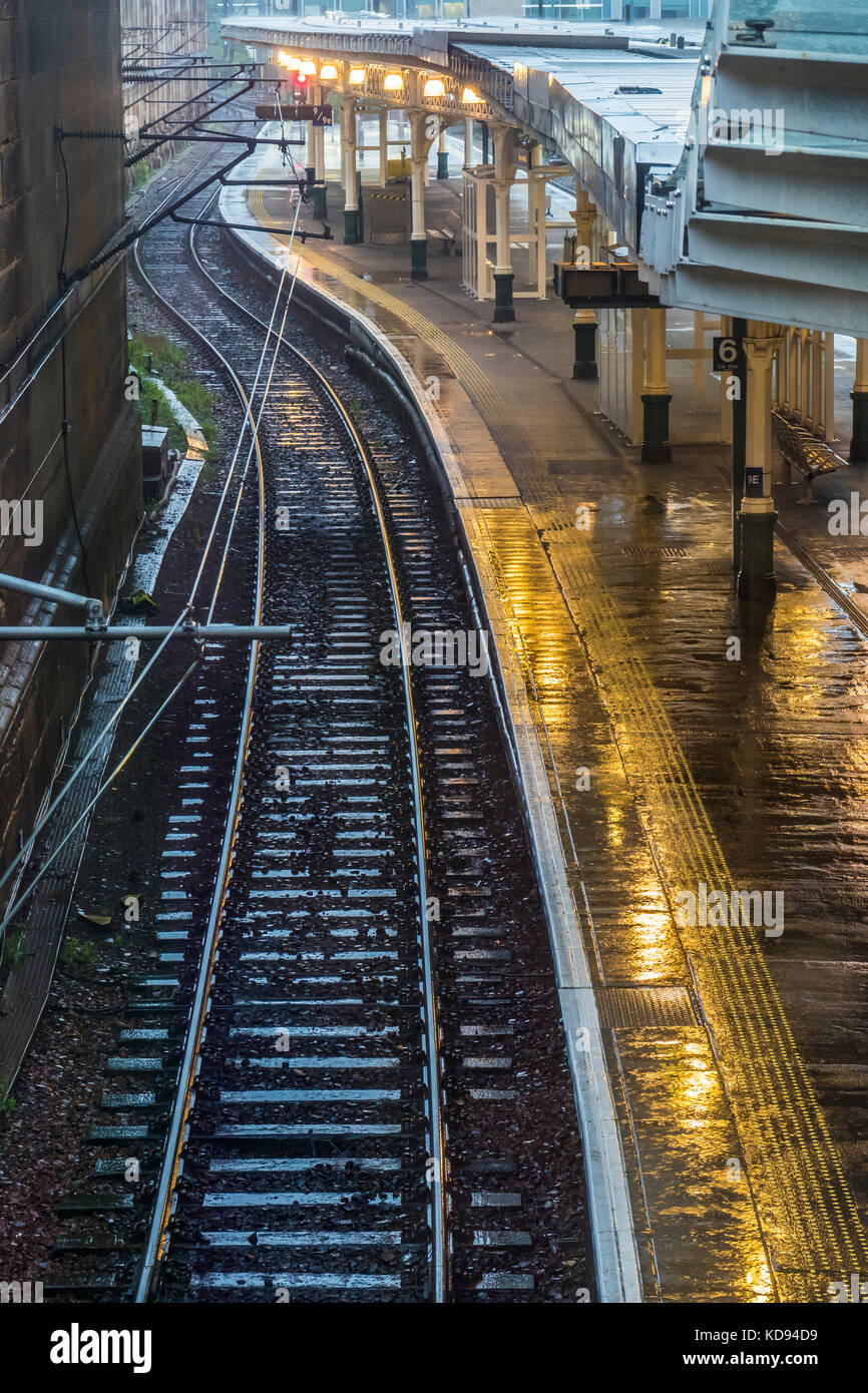 Platform 6, Edinburgh Waverley Railway Station Edinburgh, Scotland ...