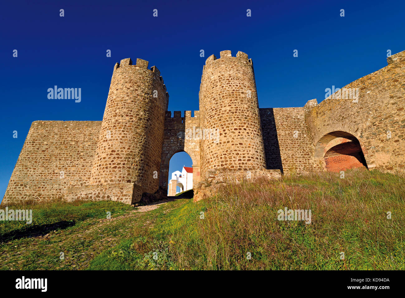 Portugal: Medieval castle walls of Evoramonte Stock Photo - Alamy